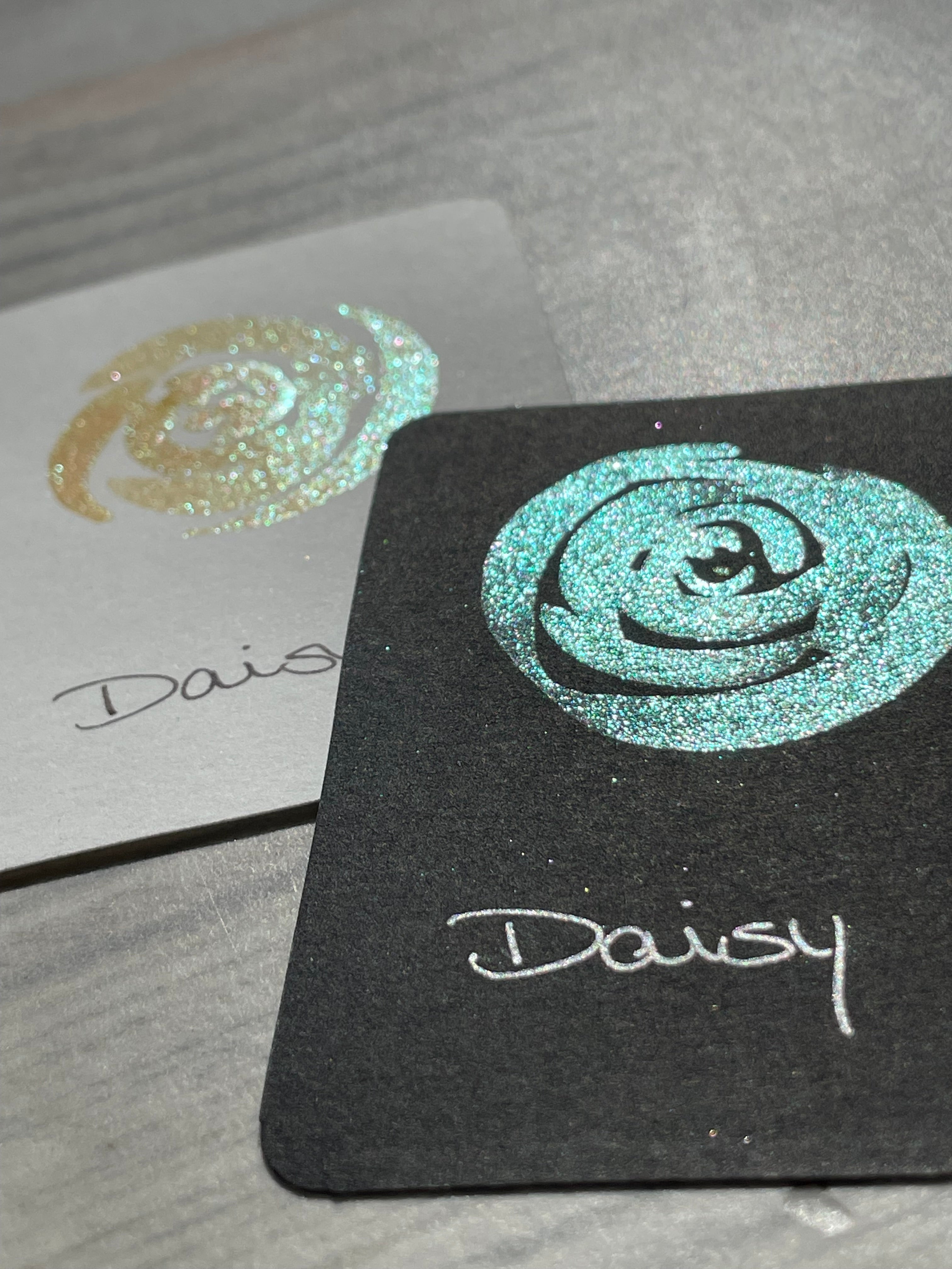 Daisy – iconic colors
